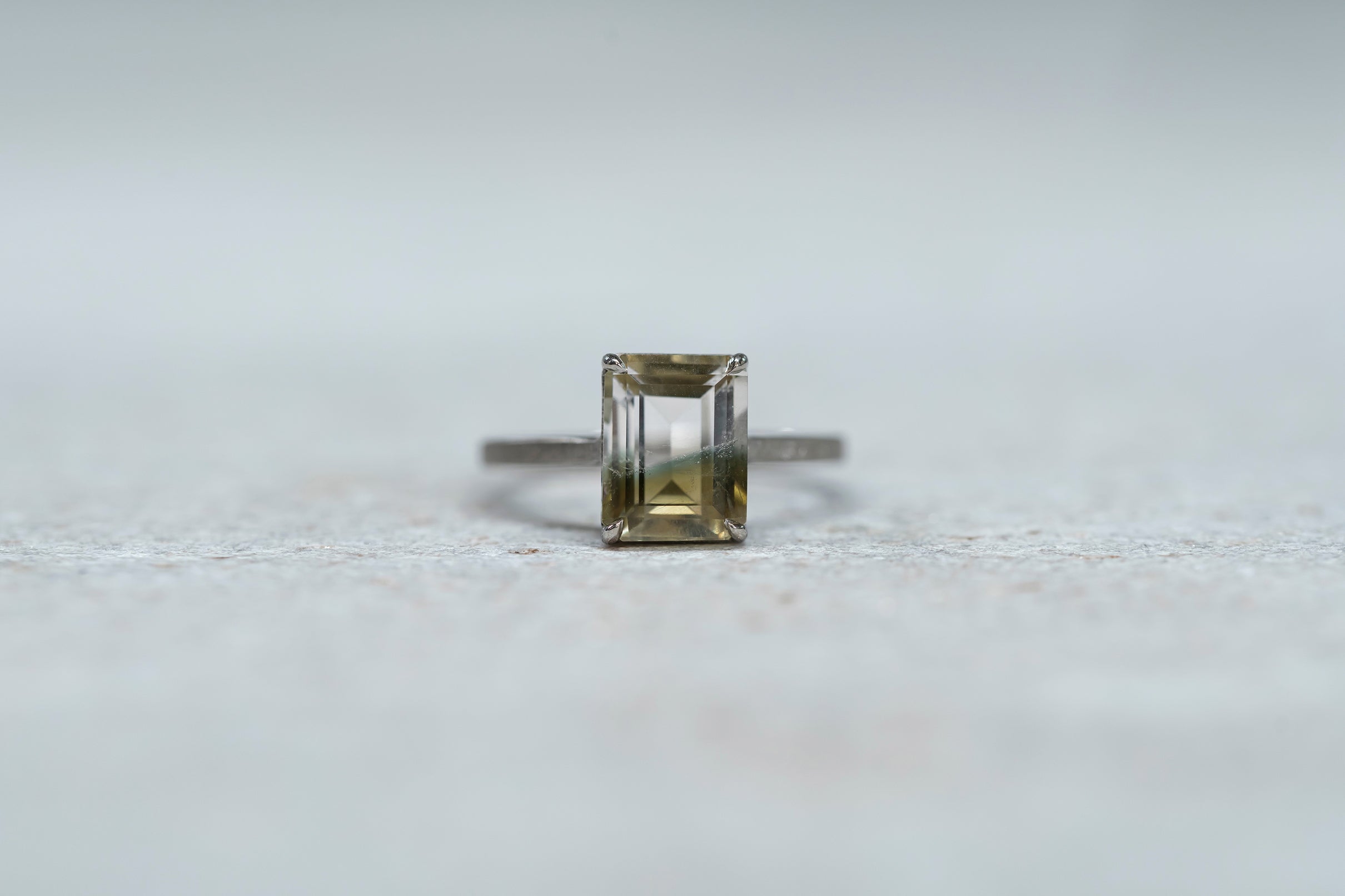 バイカラーグリーンクォーツリング– Ryui