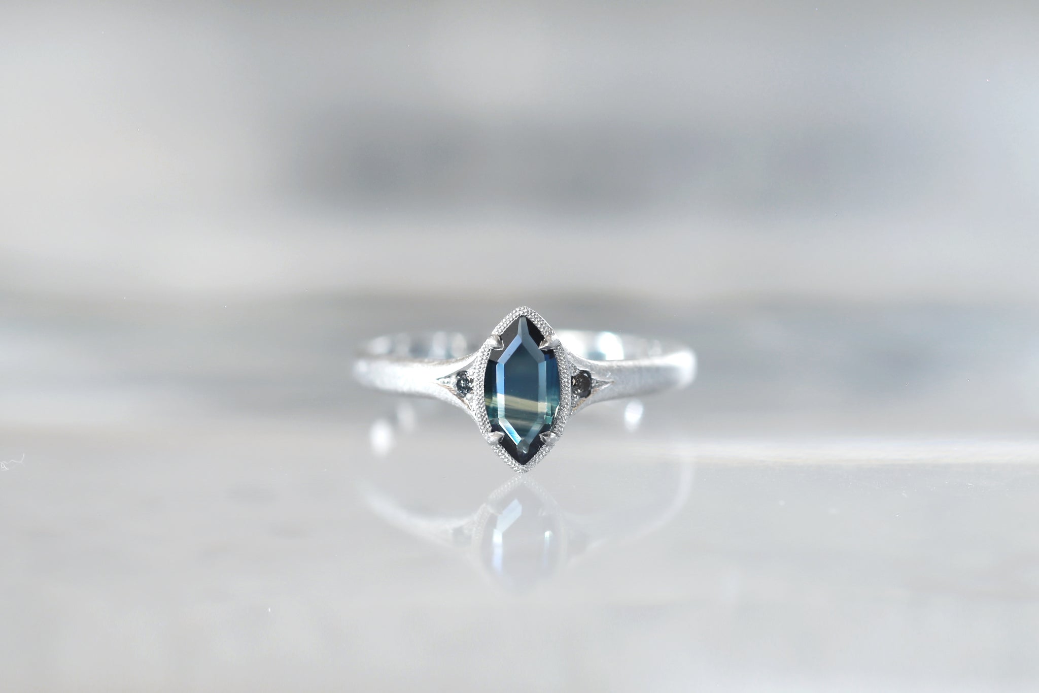 Bicolor sapphire ring – Ryui