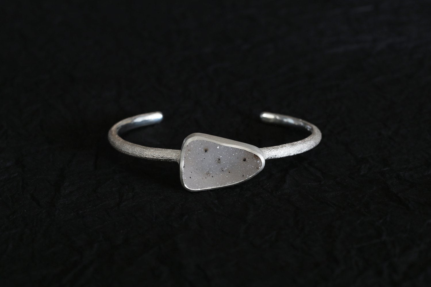 ドゥルジークォーツバングル " C " – Ryui