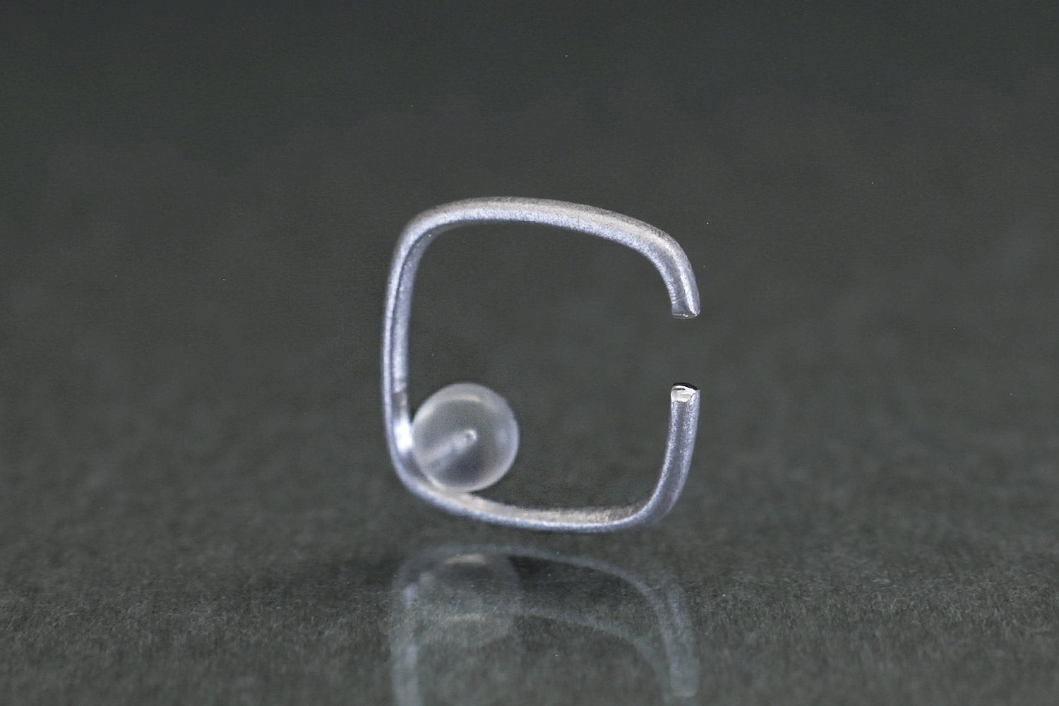 Syami イヤーカフ + クォーツ / シルバー – Ryui