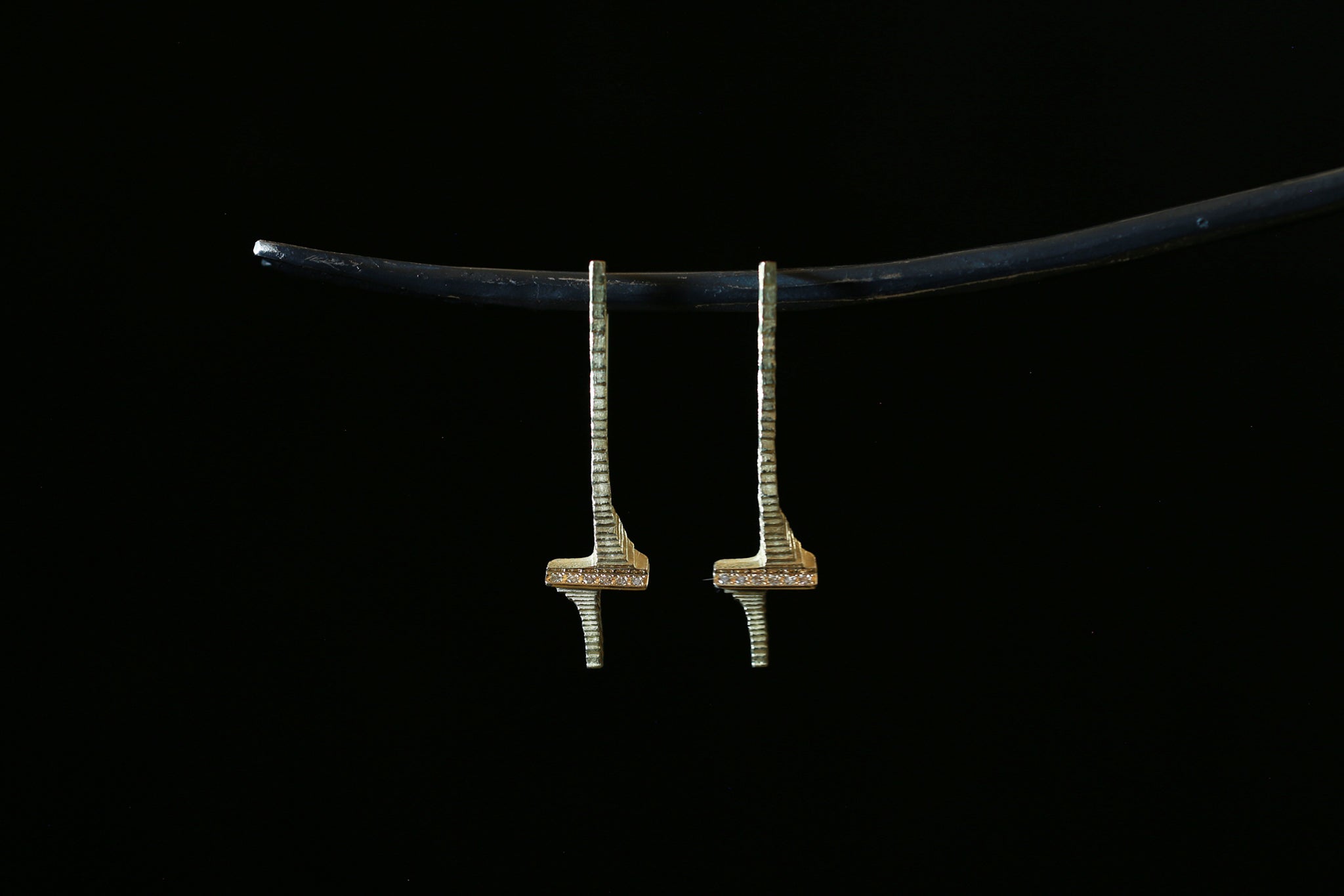 Unknown knowns ダイヤモンドピアス "M" / K18– Ryui