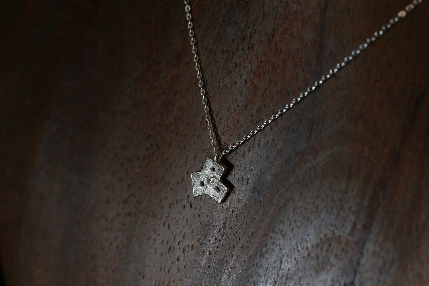 Akiraka ネックレス / シルバー– Ryui