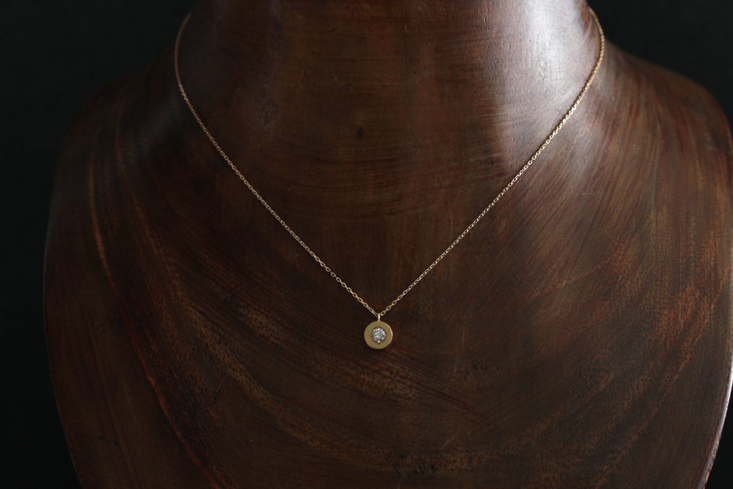 Enfold necklace + light brown diamond / K18 – Ryui